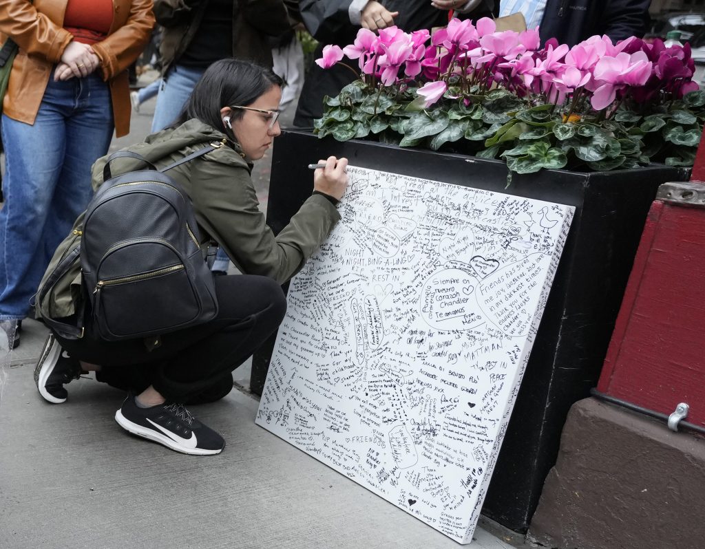 Matthew Perry’s ‘Friends’ cast mates mourn their friend, say they are ...